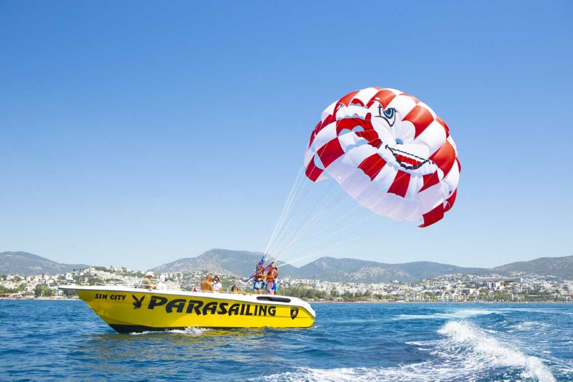 Parasailing in Bodrum - Bodrum Holiday
